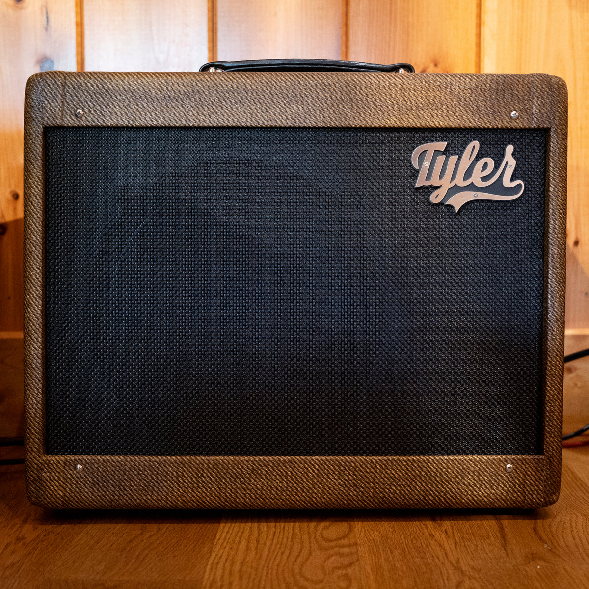 Tyler 20-20 Dark Brown Vintage Tweed — Rudy's Music Soho